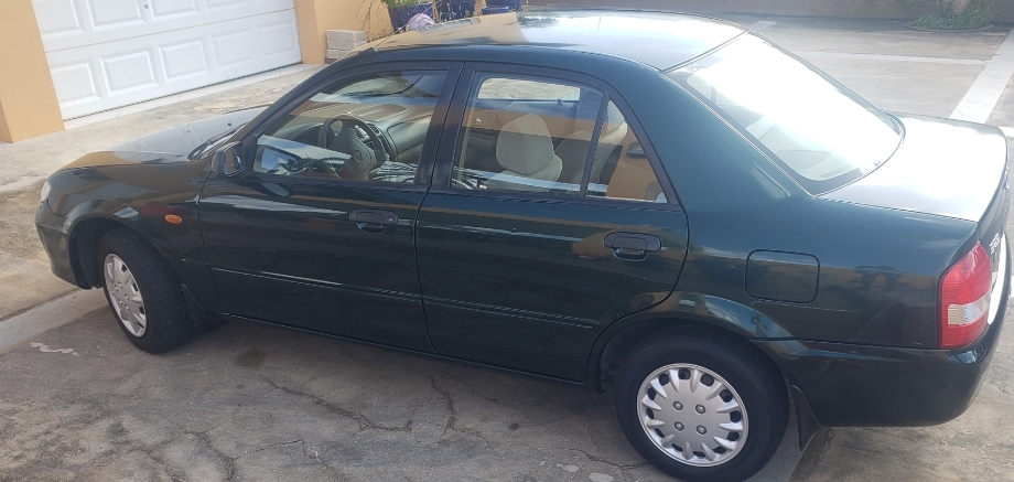Mazda 323F | een Stage op Curacao